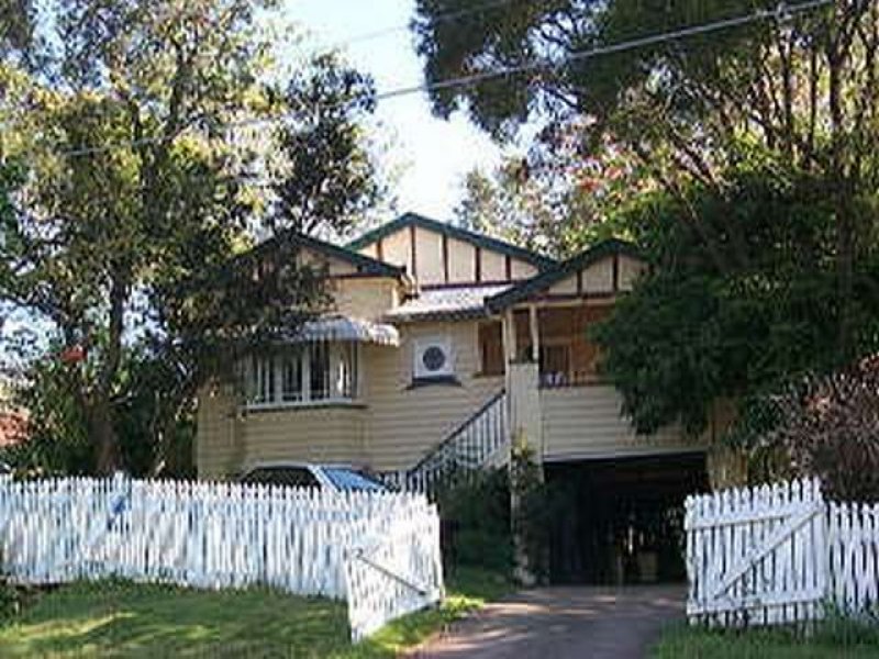 4 Fletcher Parade, Bardon, QLD 4065 - realestate.com.au