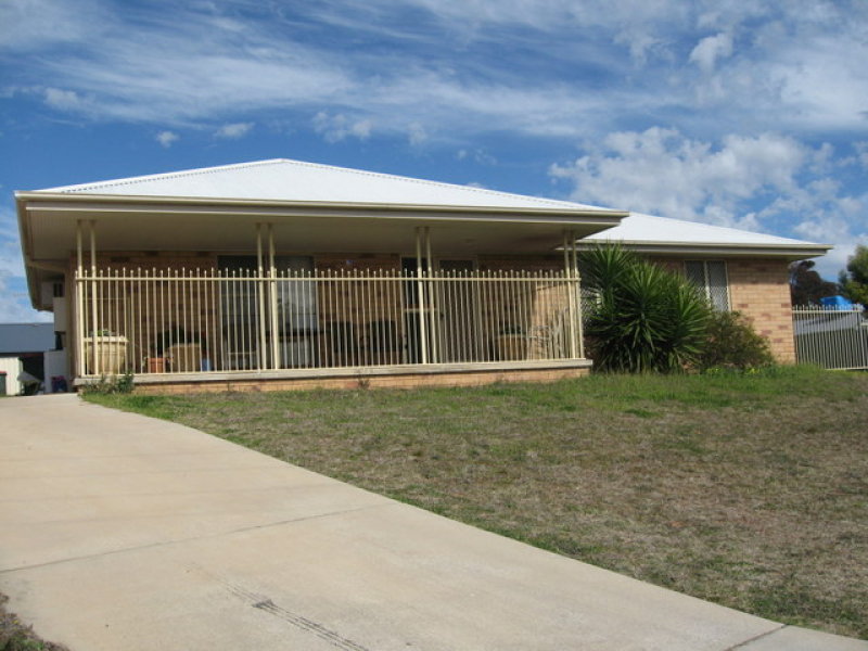 29 Medlyn Street, Parkes, NSW 2870 - Property Details