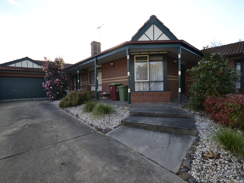 4 Millgrove Way, Berwick, VIC 3806 - realestate.com.au