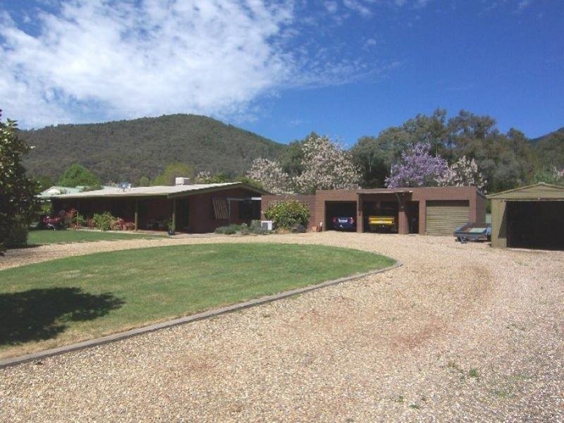 6 Gavan St, Bright, Vic 3741 - Property Details