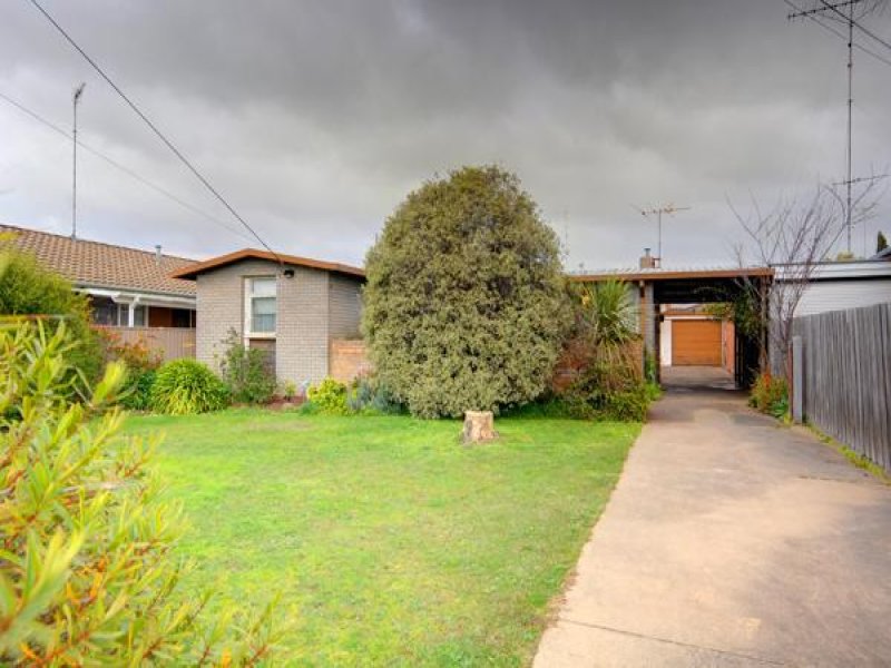 9 Adela Street, Wendouree, Vic 3355 - Property Details