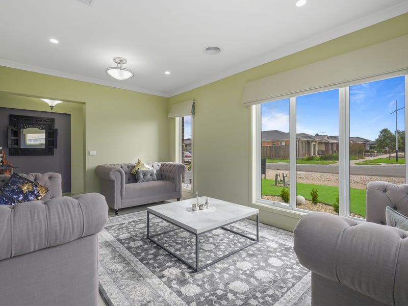 11 Samson Brook Drive, Wallan, Vic 3756 - Property Details