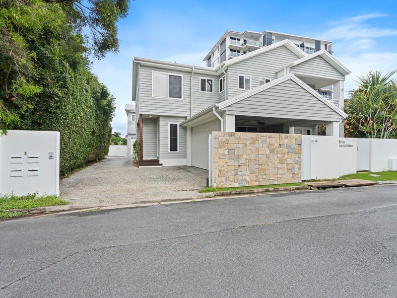 2/5 Sunshine Court, Labrador, Qld 4215 - Property Details