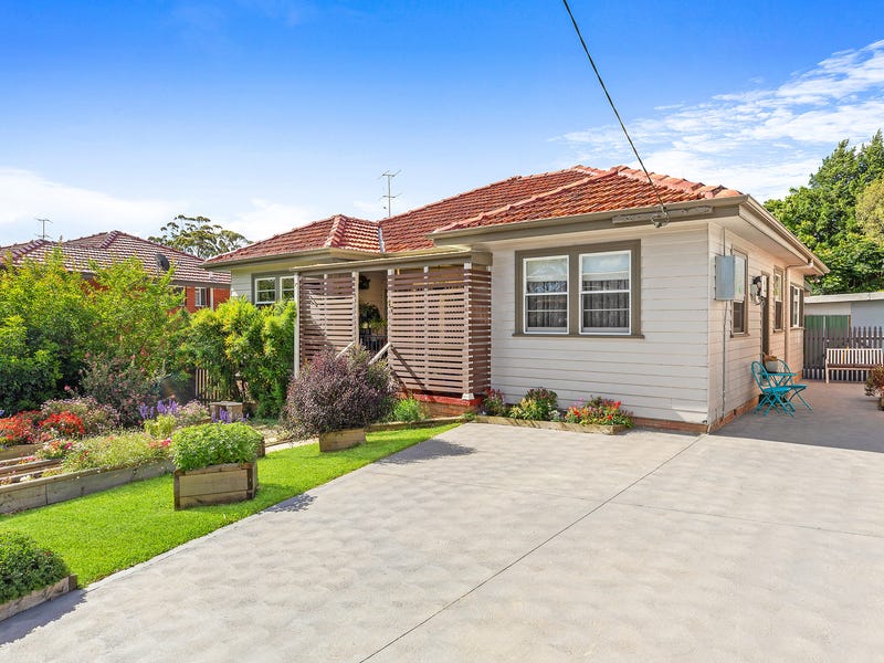 17 Kinarra Avenue, Wyoming, NSW 2250 - Property Details