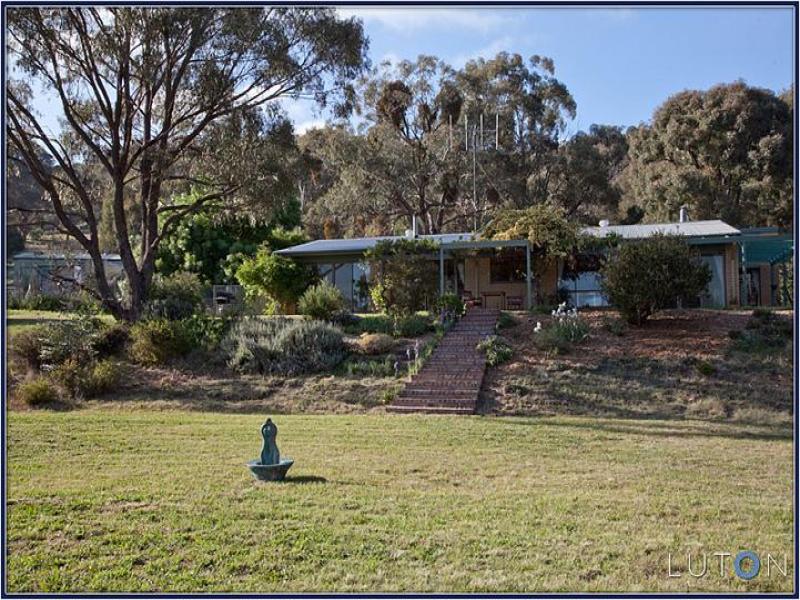 154 Hutchinson Place, Burra, NSW 2620 - Property Details