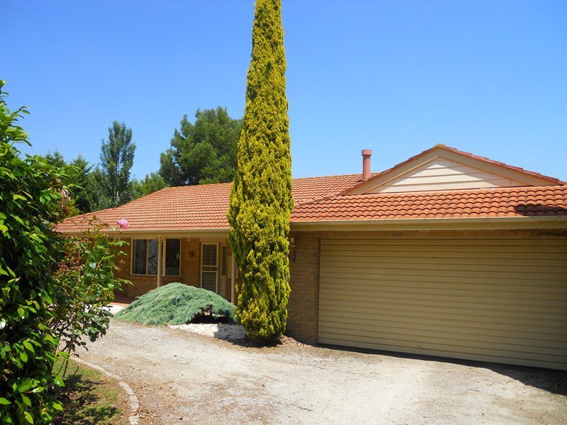 34 Fairway Drive, Drouin, Vic 3818 - Property Details