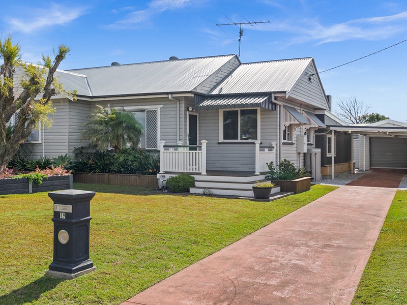 19 Violet Street, Harristown, Qld 4350 - Property Details