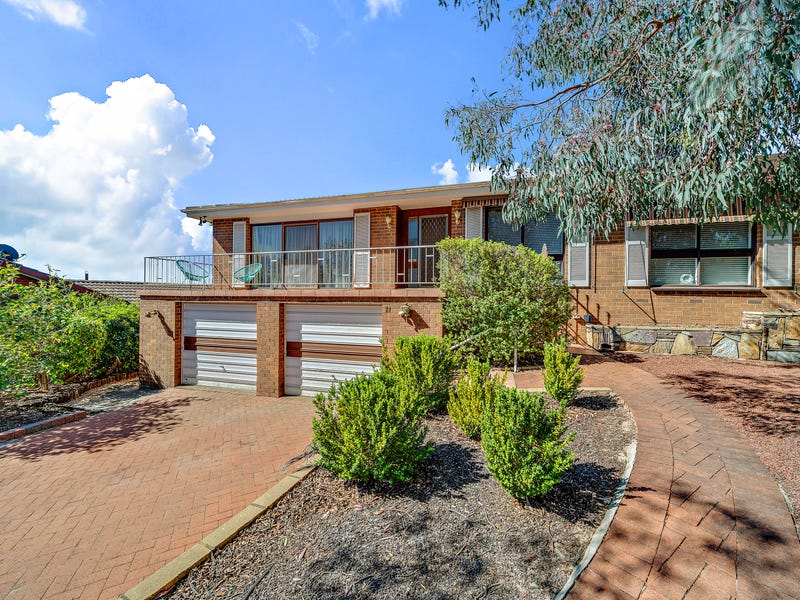 11 Merfield Place, Giralang, ACT 2617 - Property Details