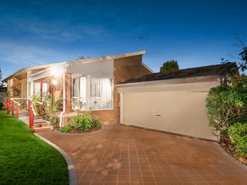 8 Carson Court, Rowville, Vic 3178 - Property Details