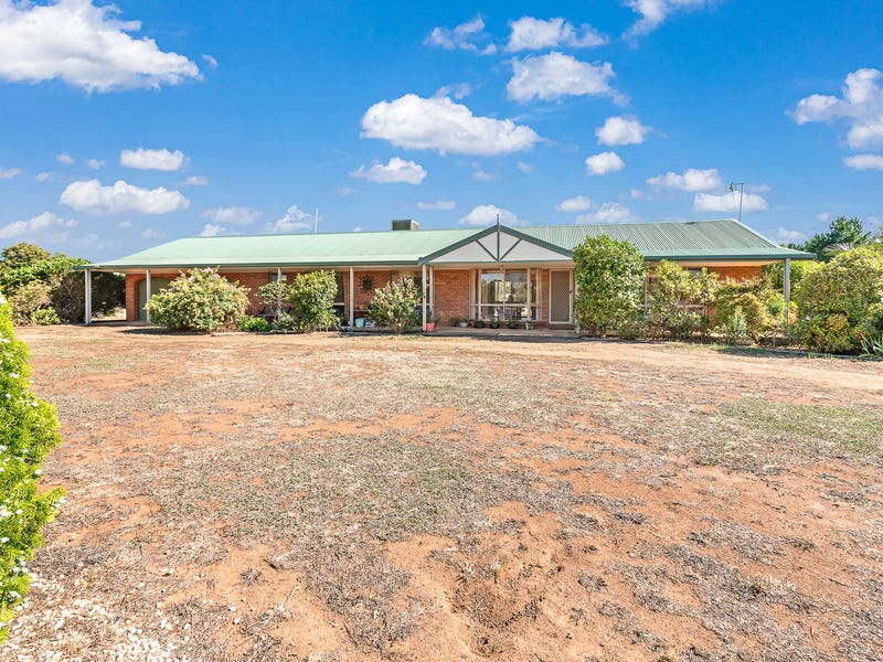 5 Jess Drive, Rochester, Vic 3561 - Property Details