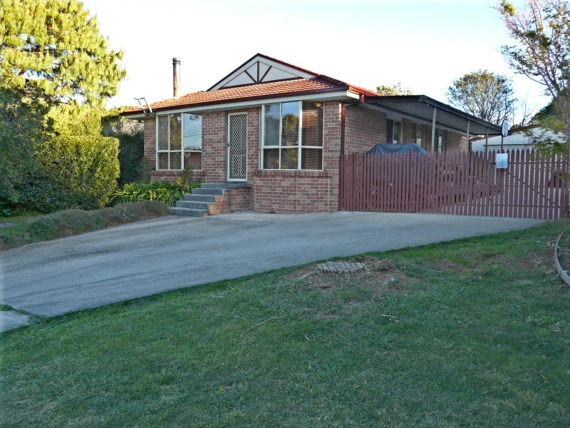 25 Armstrong Cresent, Robertson, NSW 2577 - Property Details