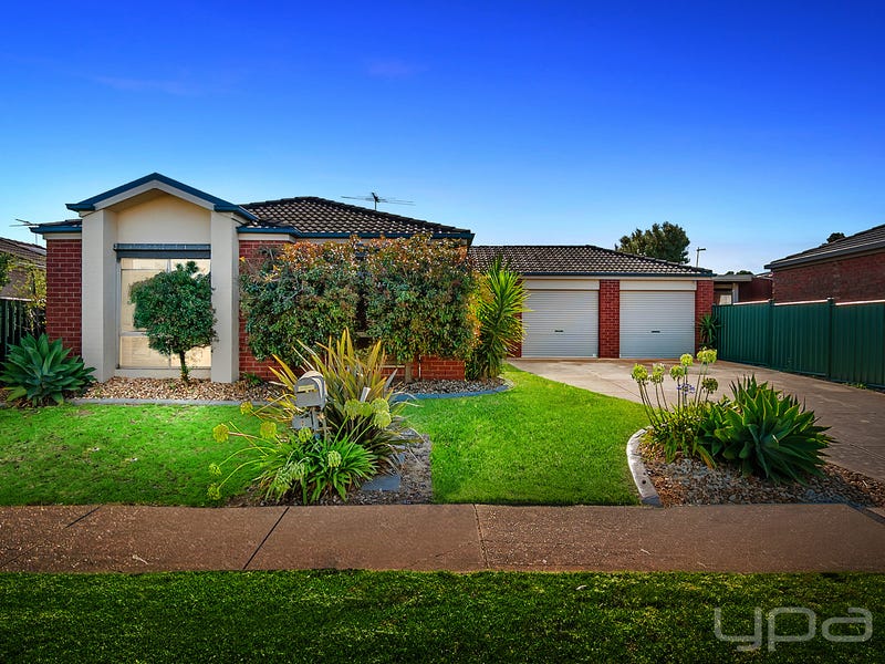 4 Gainsford Way, Burnside, VIC 3023 - realestate.com.au