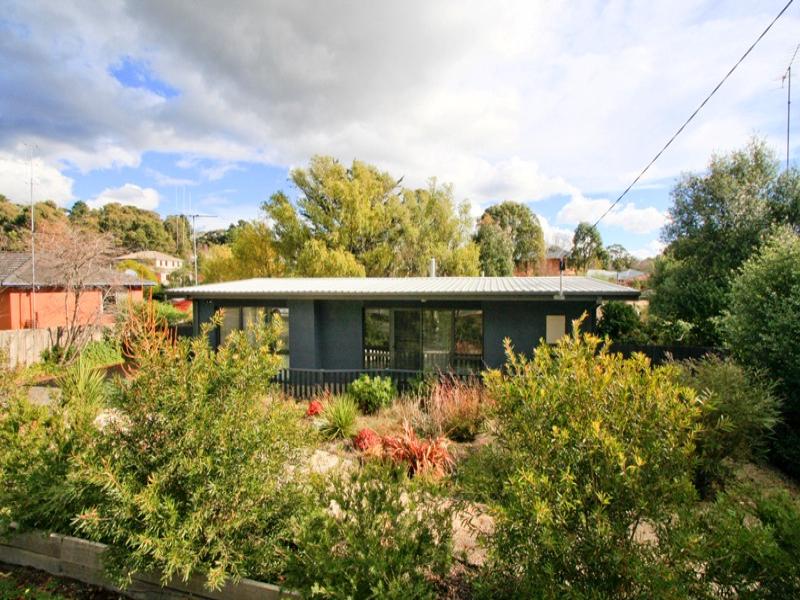 7 Peter Godden Drive, Woodend, Vic 3442 - Property Details