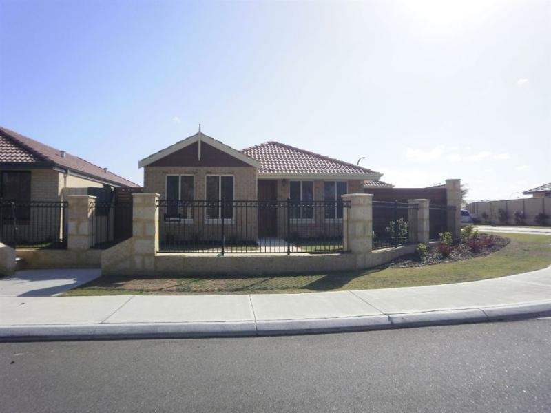 10 Harden Park Trail, Carramar, WA 6031 - Property Details