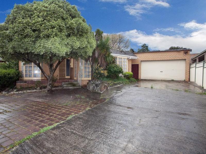 4 Pinewood Drive, Thomastown, Vic 3074 - Property Details