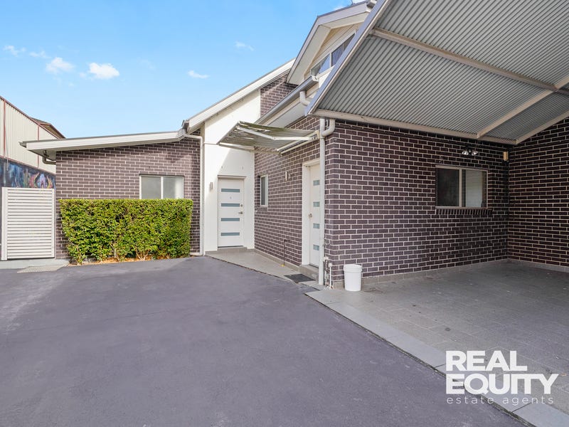 4/64 Junction Road, Moorebank, NSW 2170 - Property Details