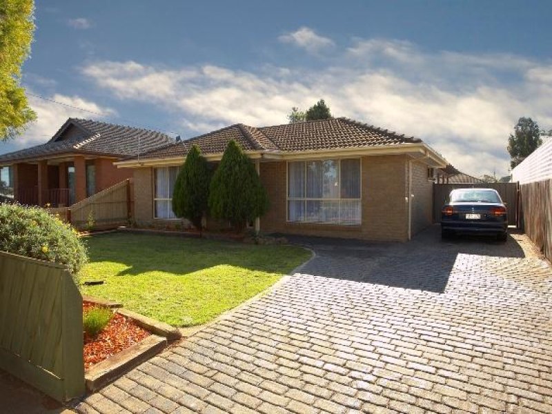 8 Northcott Street, Melton South, VIC 3338 - realestate.com.au