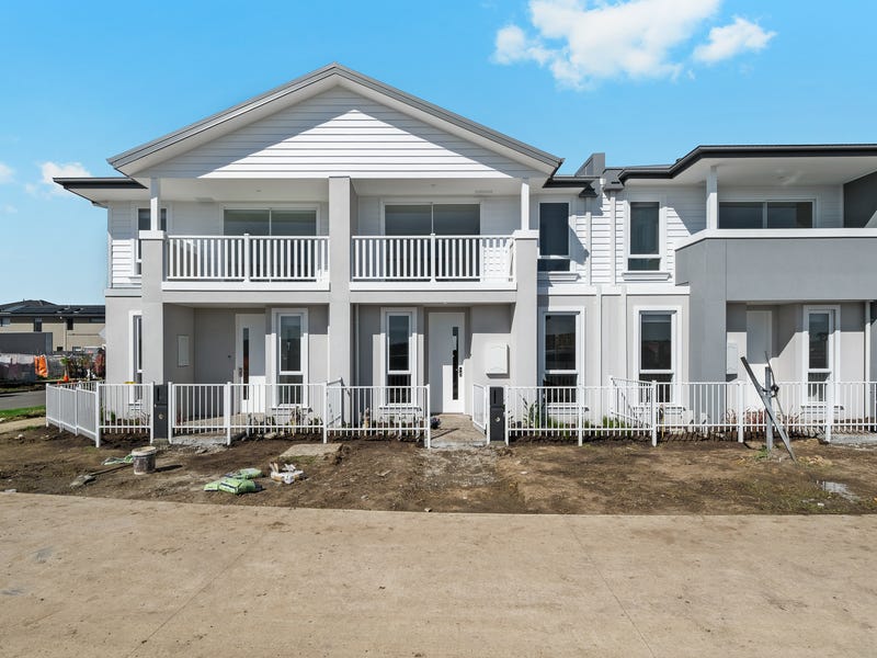 204 Carnival Boulevard, Berwick, VIC 3806 - realestate.com.au