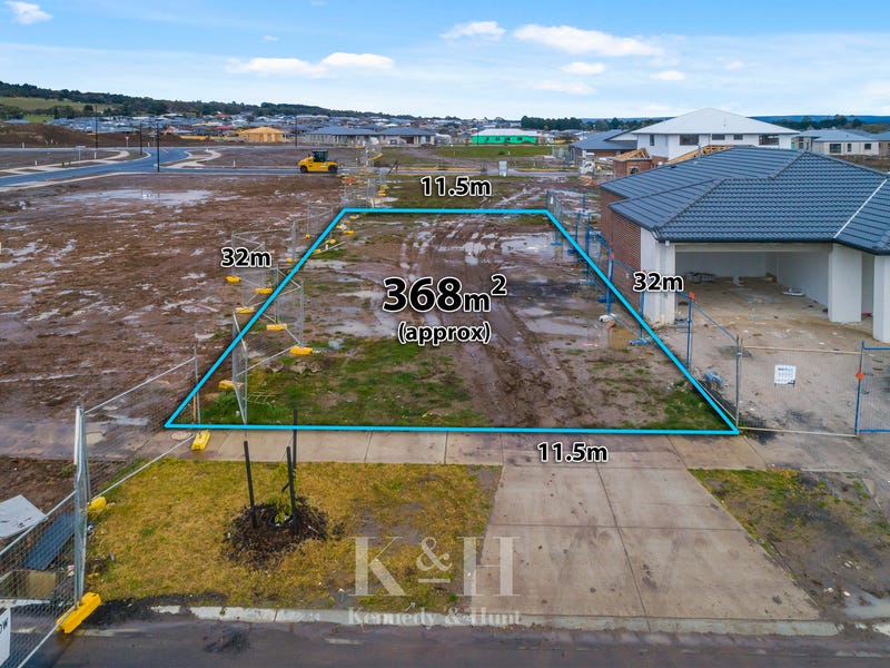 32 Dunkerrin Avenue, Gisborne, VIC 3437 - realestate.com.au