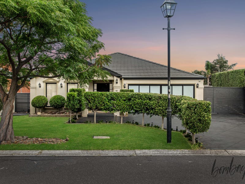 10 Valhalla Place, Craigieburn, Vic 3064 - Property Details