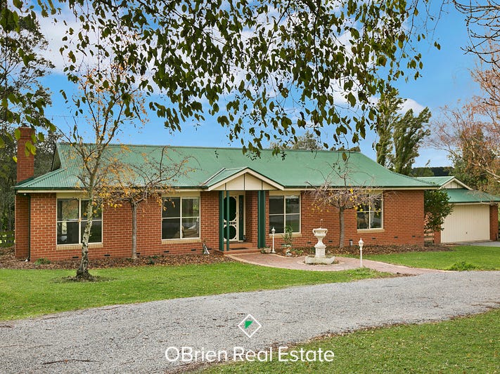 23 Fairway Drive, Drouin, Vic 3818 - Property Details
