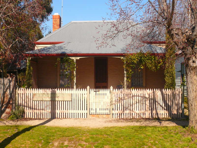 14 Finch Street, Beechworth, Vic 3747 - Property Details