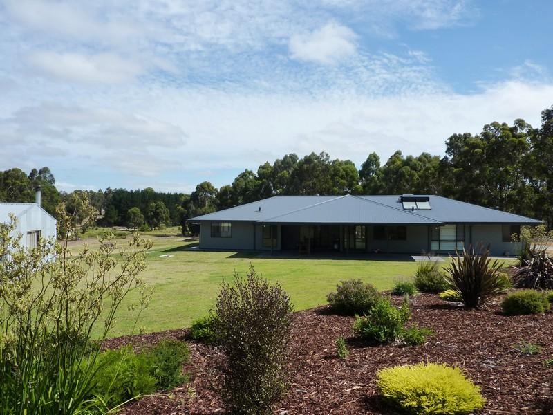 7 Old Millbrook Road, Millbrook, WA 6330 - realestate.com.au