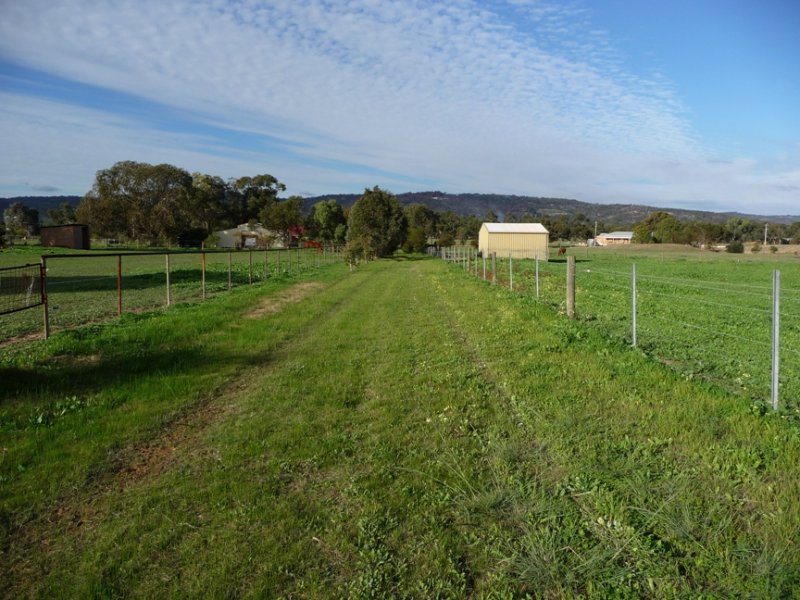 164 Haddrill Road, Baskerville, WA 6056 - Property Details