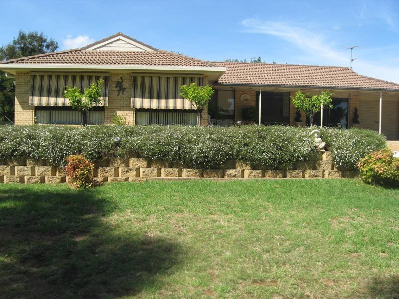 20 Pitstone Road, Young, NSW 2594 - realestate.com.au