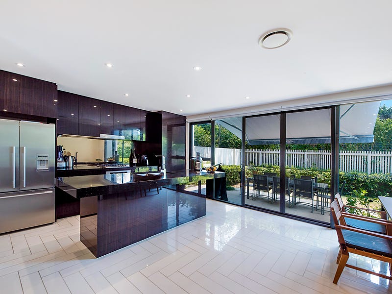 31 Theatre Drive, Benowa, QLD 4217 - realestate.com.au