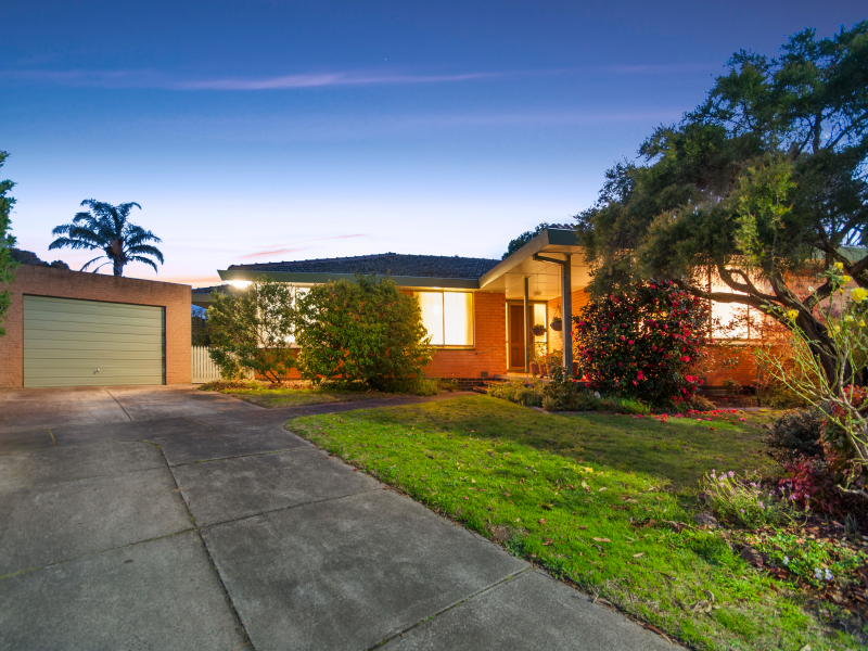 4 Bogong Court, Frankston, Vic 3199 - Property Details