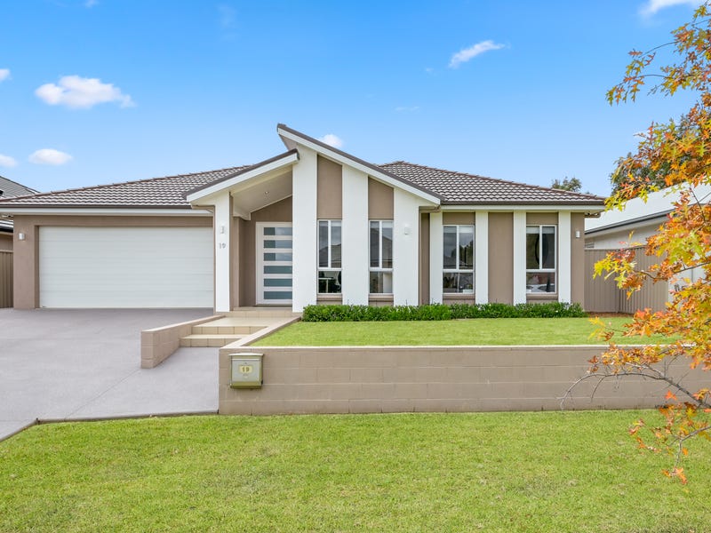 19 Doolan Cres, Harrington Park, NSW 2567 - realestate.com.au