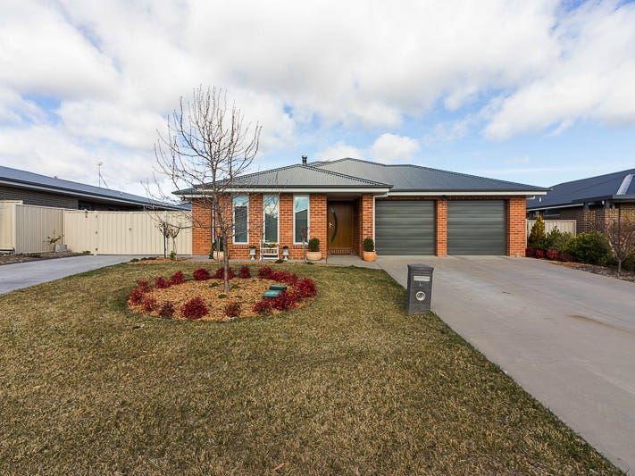 11 Angus Place, Bungendore, NSW 2621 - Property Details