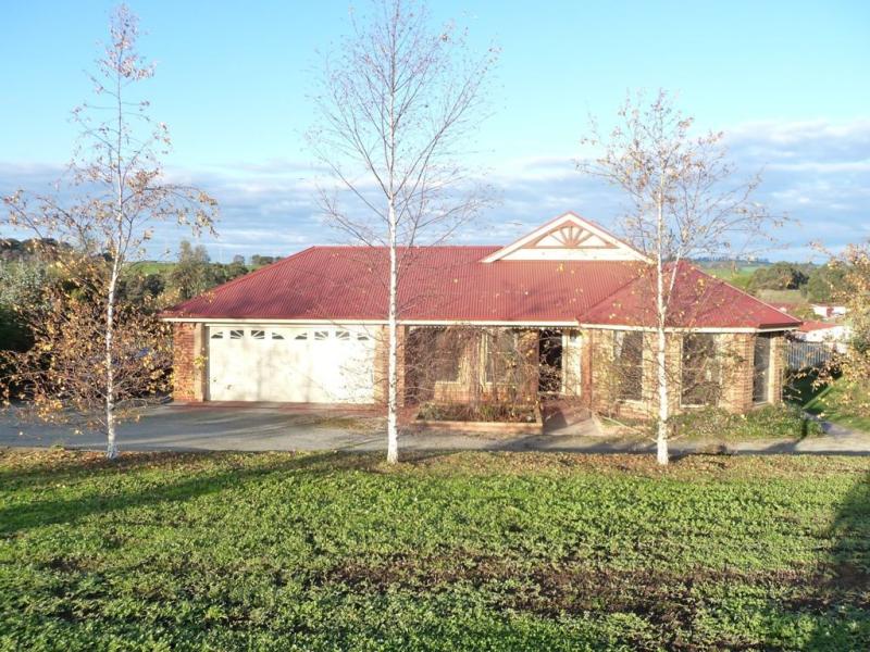 7 Marion Place, Drouin, Vic 3818 - Property Details