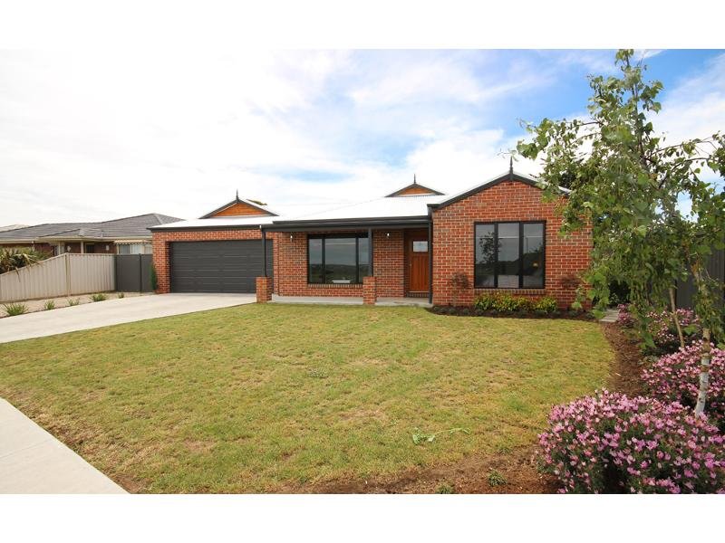 10 Valley View Court, Sebastopol, Vic 3356 - Property Details