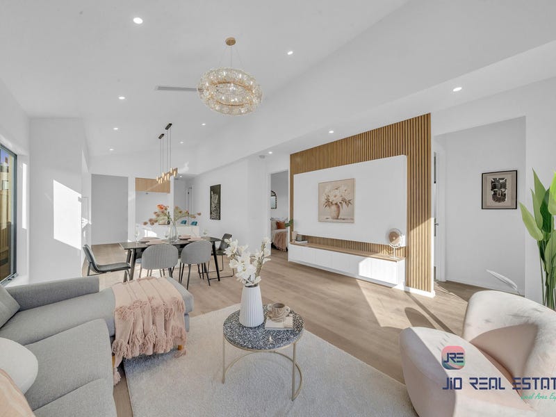 6 Malachite Drive, Tarneit, Vic 3029 - Property Details