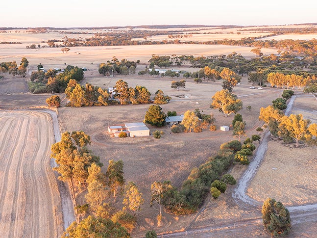 25 Pingelly Heights, Pingelly, WA 6308 - Property Details