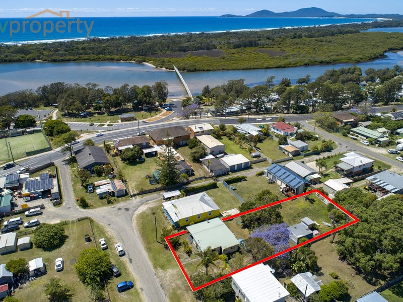 3 First Avenue, Stuarts Point, NSW 2441