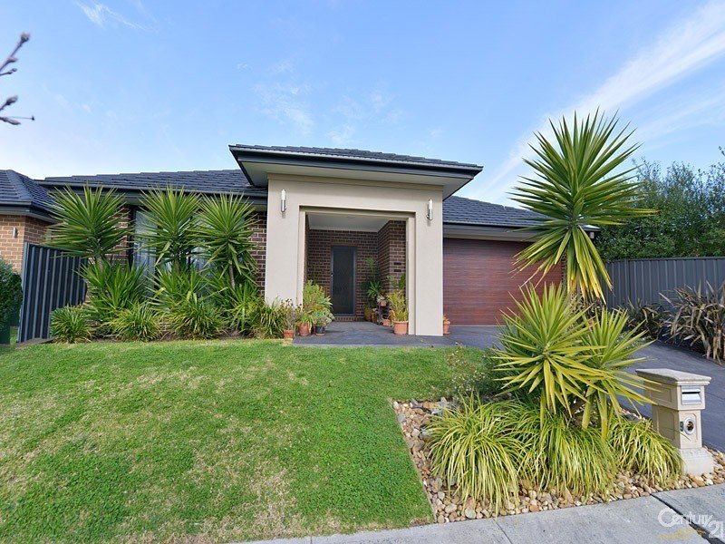 9 Merlin Drive, Cranbourne North, VIC 3977 - realestate.com.au
