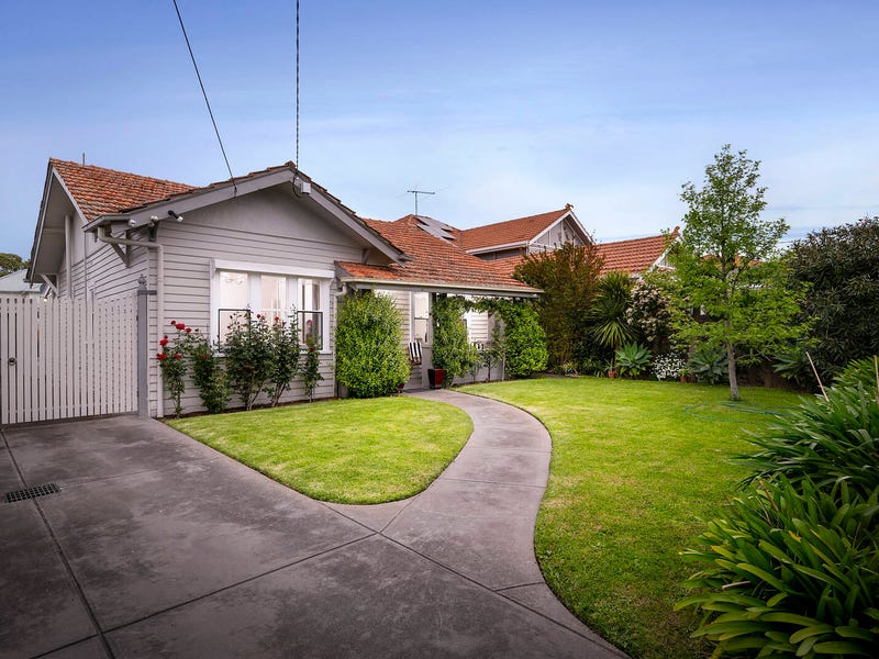 13 Balmoral Avenue, Strathmore, Vic 3041 - Property Details