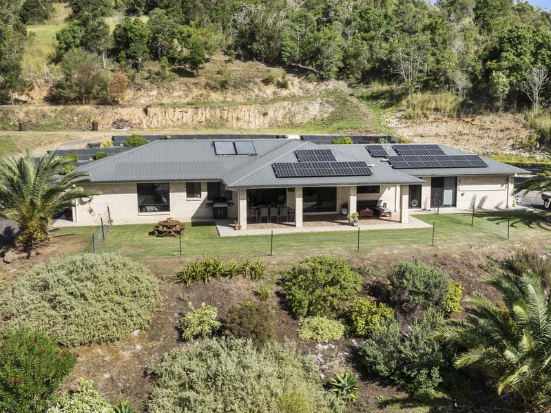 8 Twilight Court, Withcott, Qld 4352 - Property Details