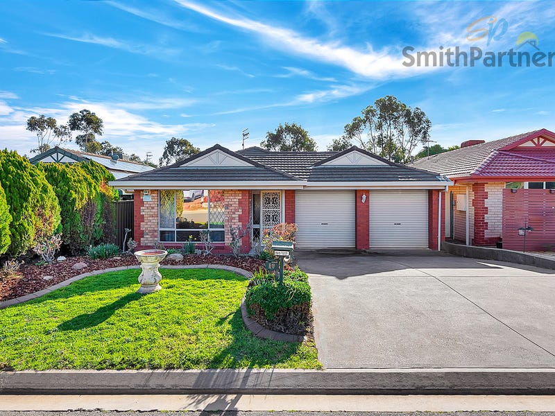 10 Luscombe Way, Craigmore, SA 5114 - Property Details