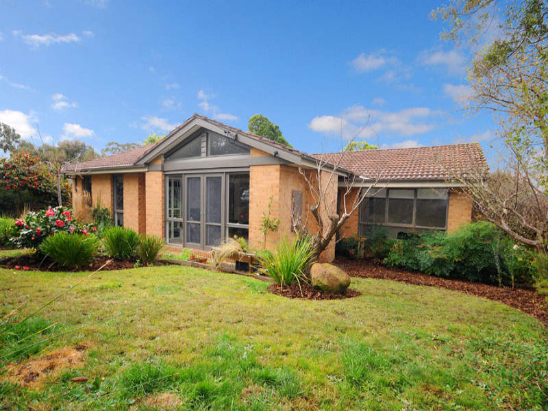 9 Hyton Cres, Croydon, VIC 3136 - realestate.com.au