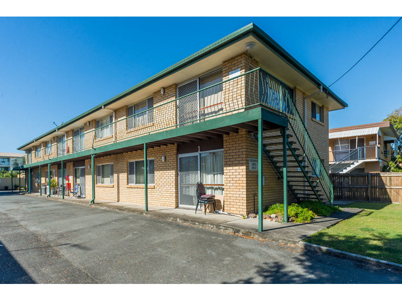 1/39 Middle Street, Labrador, Qld 4215 - Property Details