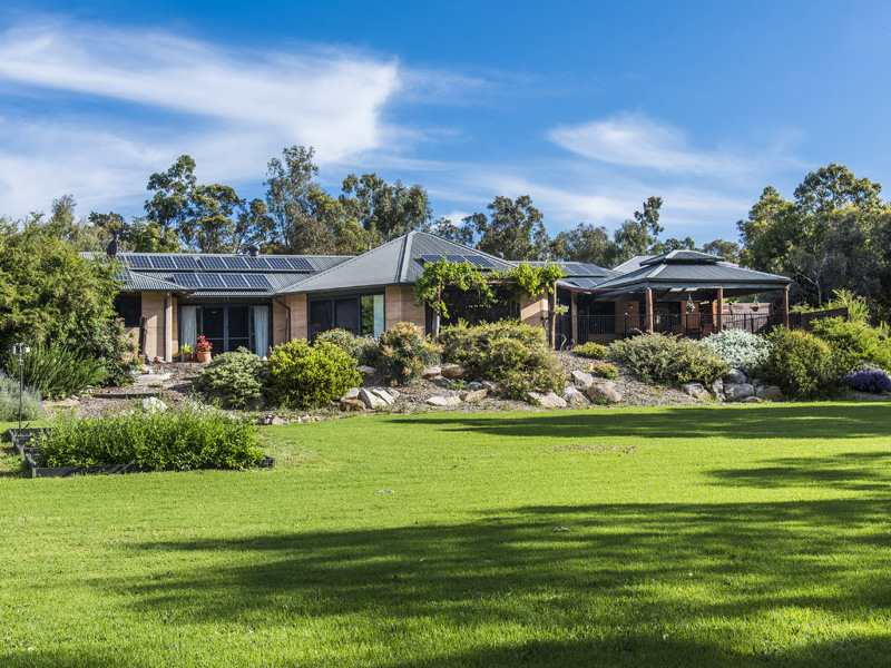 11 Henry George Close, Byford, WA 6122 - Property Details