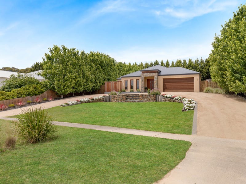 10 Choice Place, Gisborne, Vic 3437 - Property Details