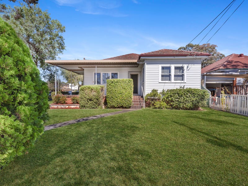 Sold Property Prices & Auction Results in Picnic Point, NSW 2213 (+1 ...