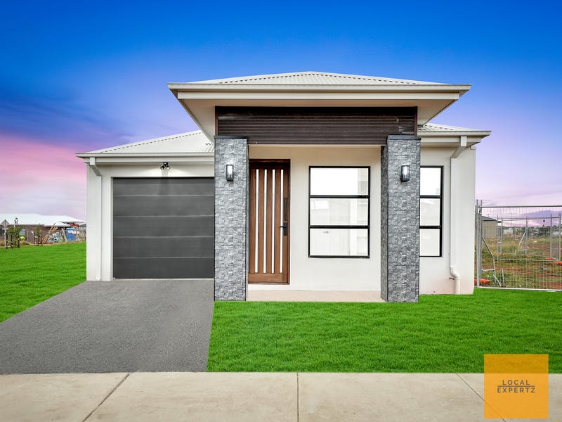18 Everlasting Boulevard, Strathtulloh, VIC 3338 - realestate.com.au