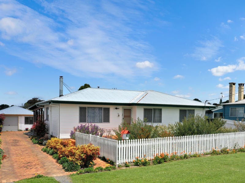 35 Railway Street, Tenterfield, NSW 2372 - Property Details