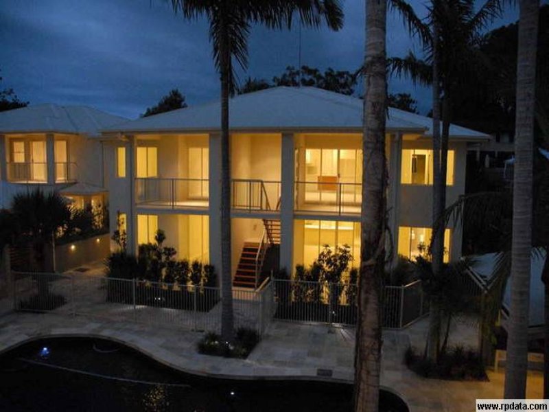 27 Gordon Street, Labrador, QLD 4215 - realestate.com.au